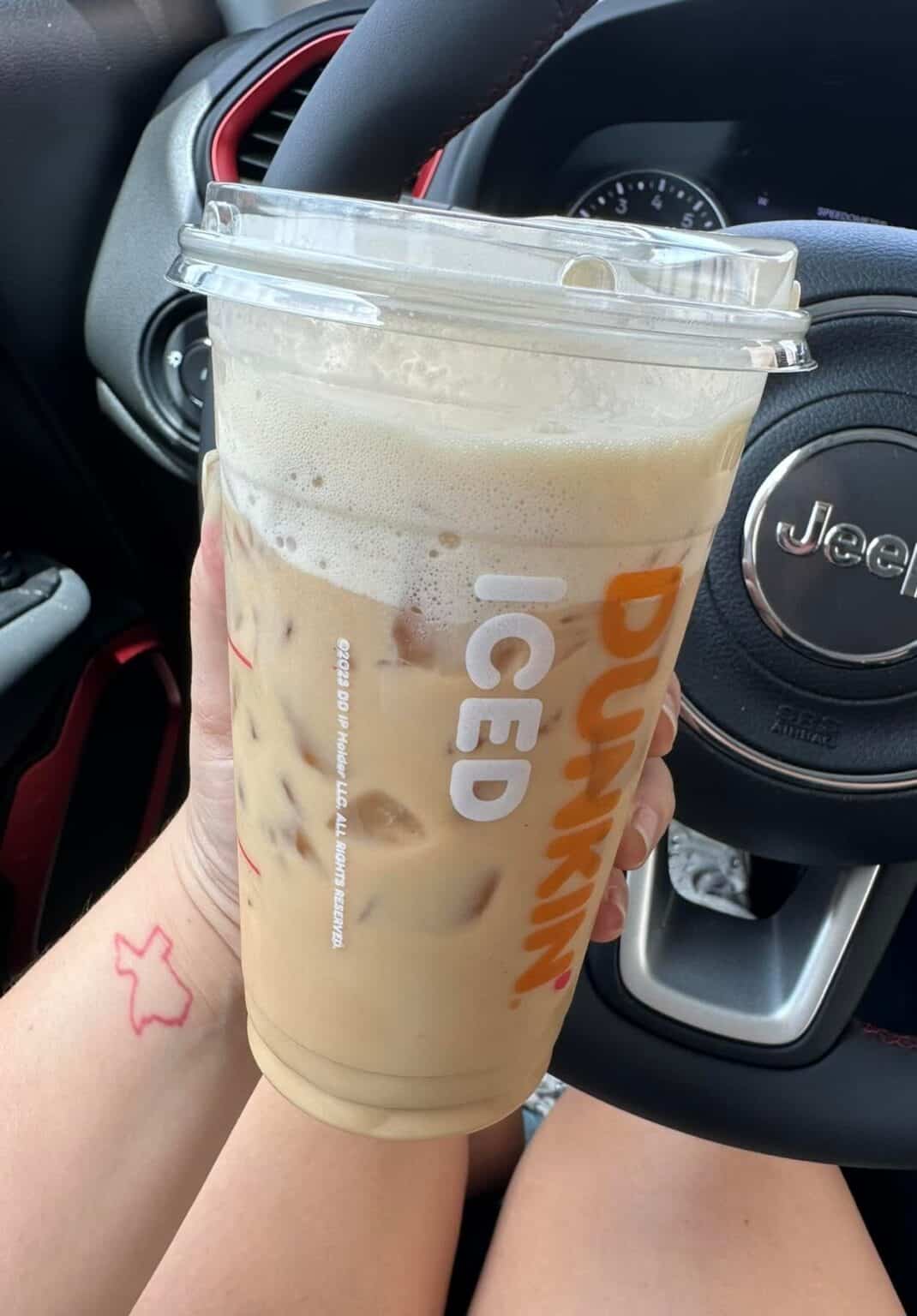 25 Best Coffee Drinks At Dunkin' Donuts (+Secret Menus)