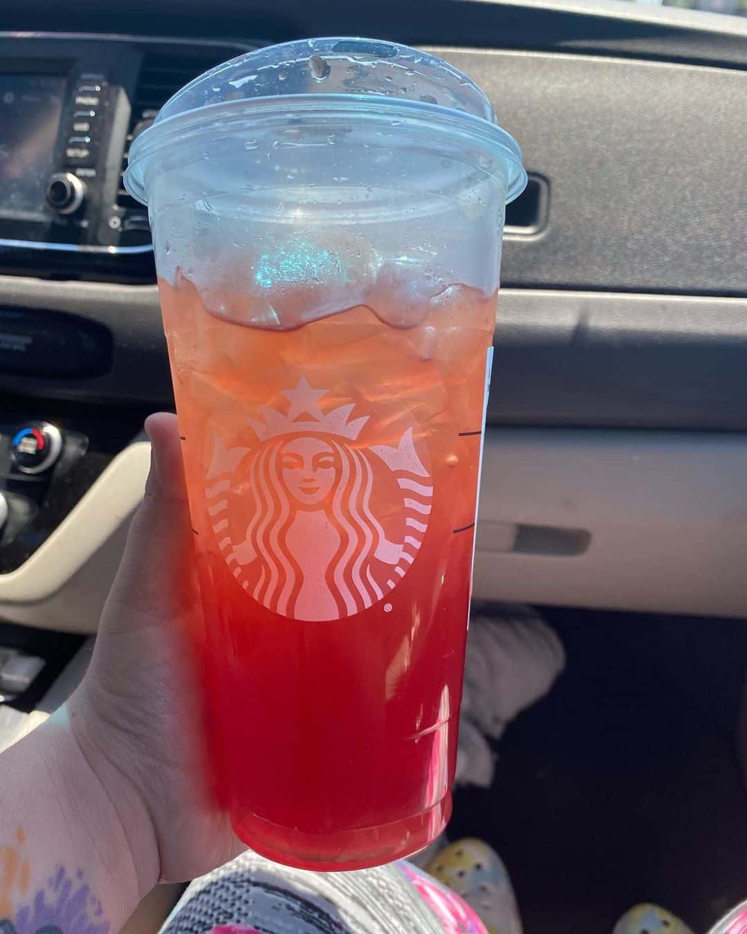 19 Best Starbucks Iced Tea Drinks For a Cool and Tasty Treat