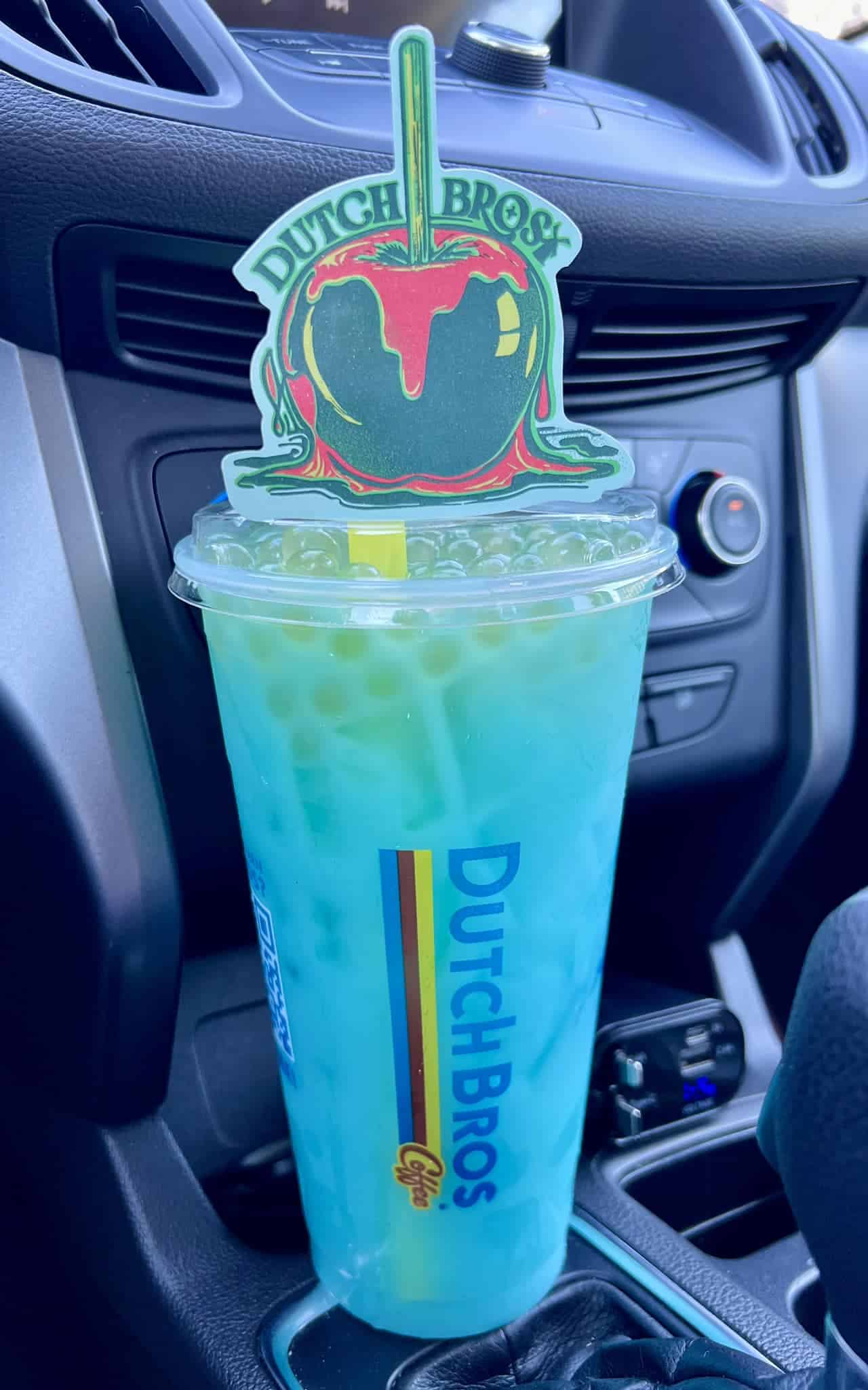 18 Best Dutch Bros Tea Drinks That Will Satisfy Your Thirst